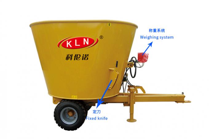 220v Self Propelled TMR Mixer 1000kg/H Output Cattle Feed Mixture Machine